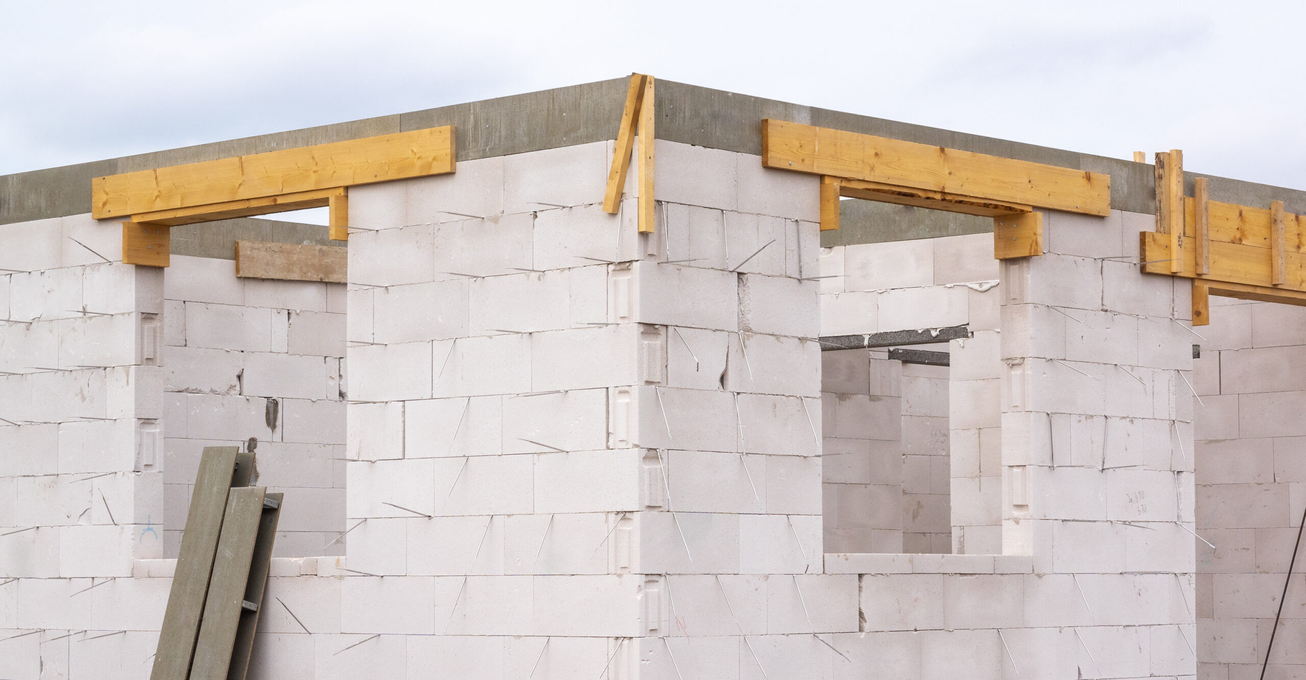 Linteau : Définition et Importance en Construction | Medina Construction